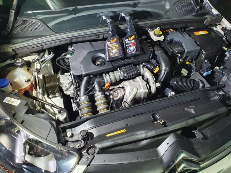 Abrillantador plásticos motor Engine Dresing Meguiars el mejor