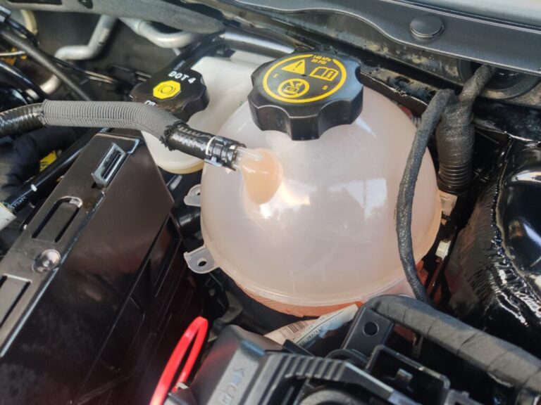 Abrillantador plásticos motor Engine Dresing Meguiars el mejor